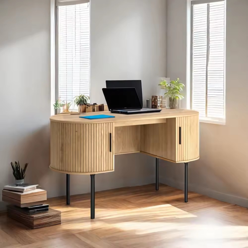 Simple corner telescopic computer desk